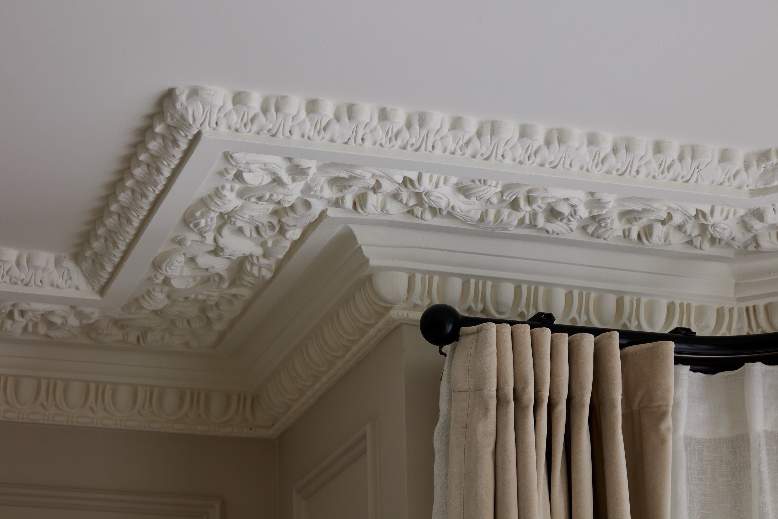CL-V09 Large Victorian Cornice. Projection: 355mm. Height: 115mm. – My ...